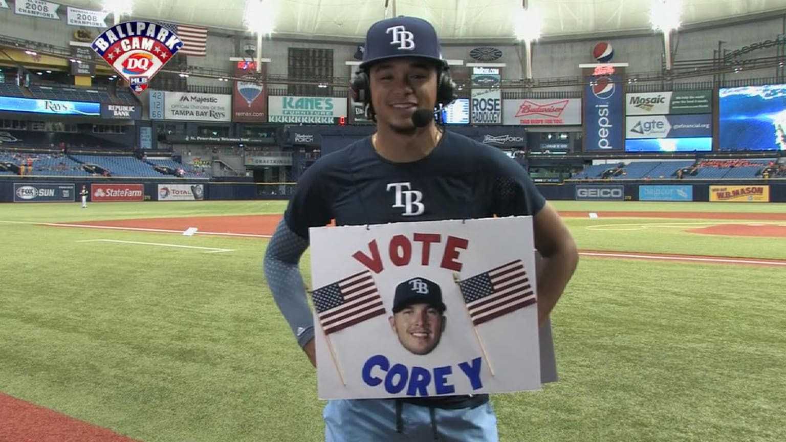 Archer campaigns for Dickerson | 06/21/2017 | Tampa Bay Rays
