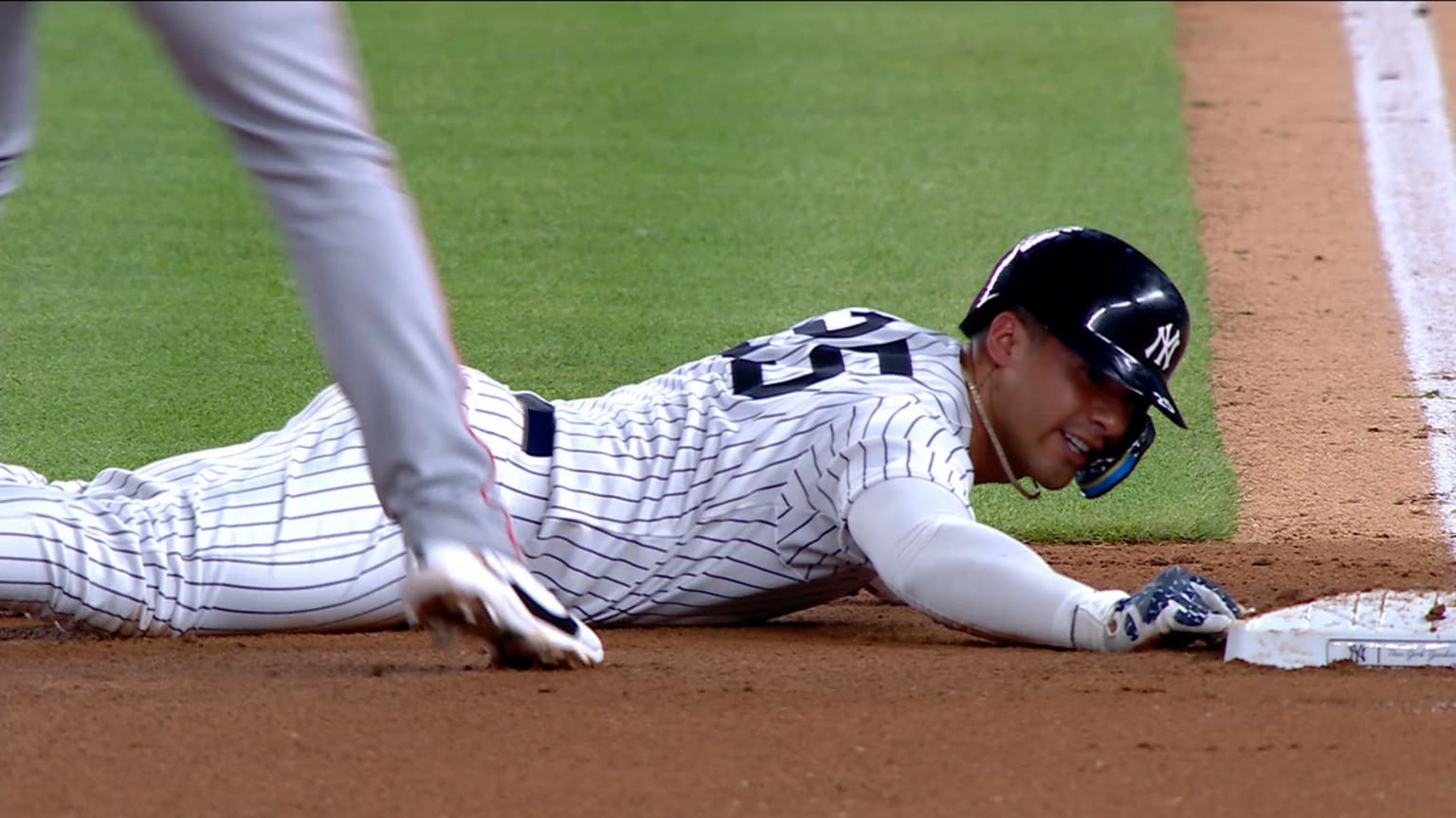 The Reds prevent a Torres triple with a slick relay | 07/12/2022 ...