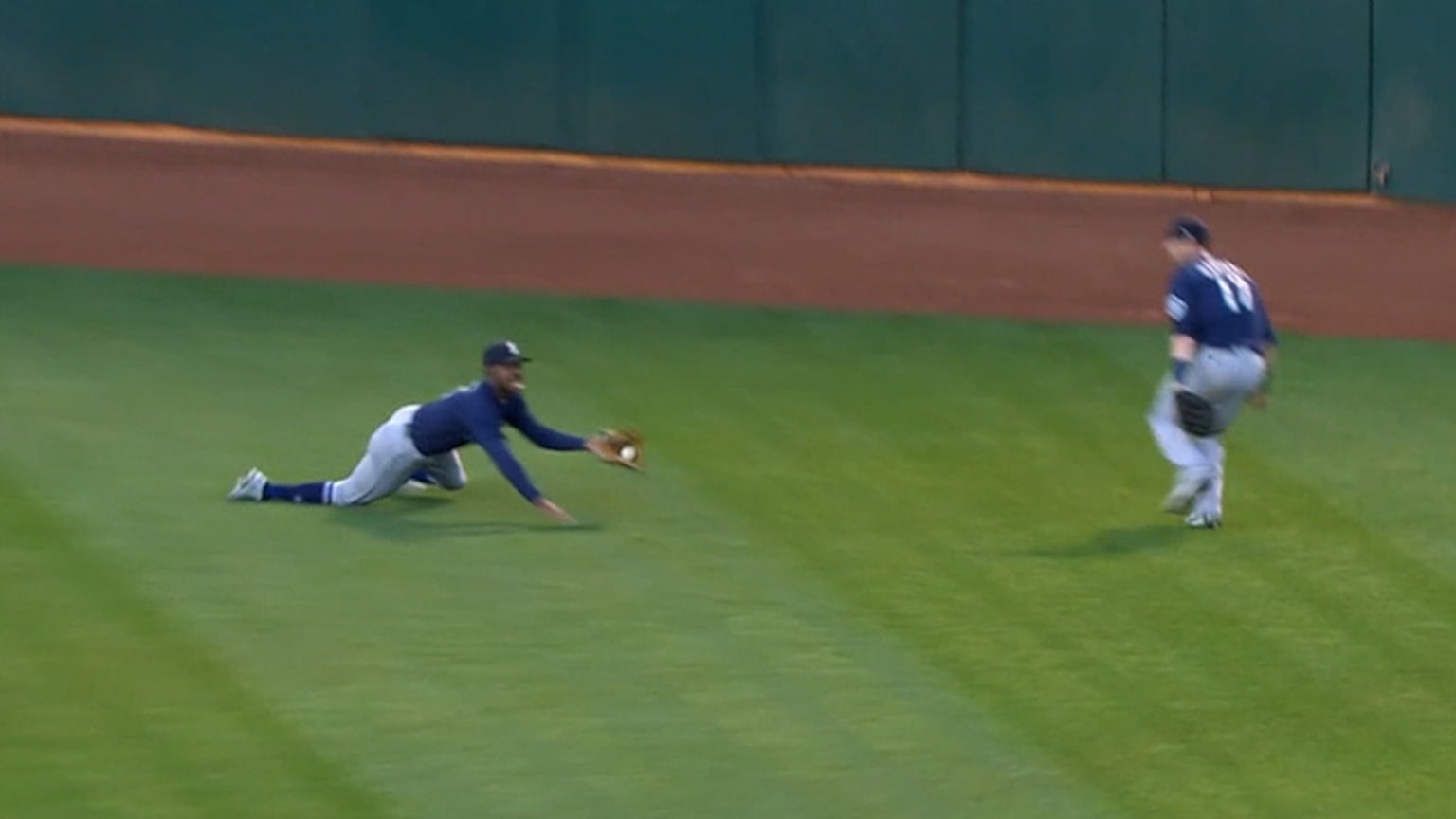 Kyle Lewis makes a stellar diving catch in the 3rd | 05/24/2021 ...