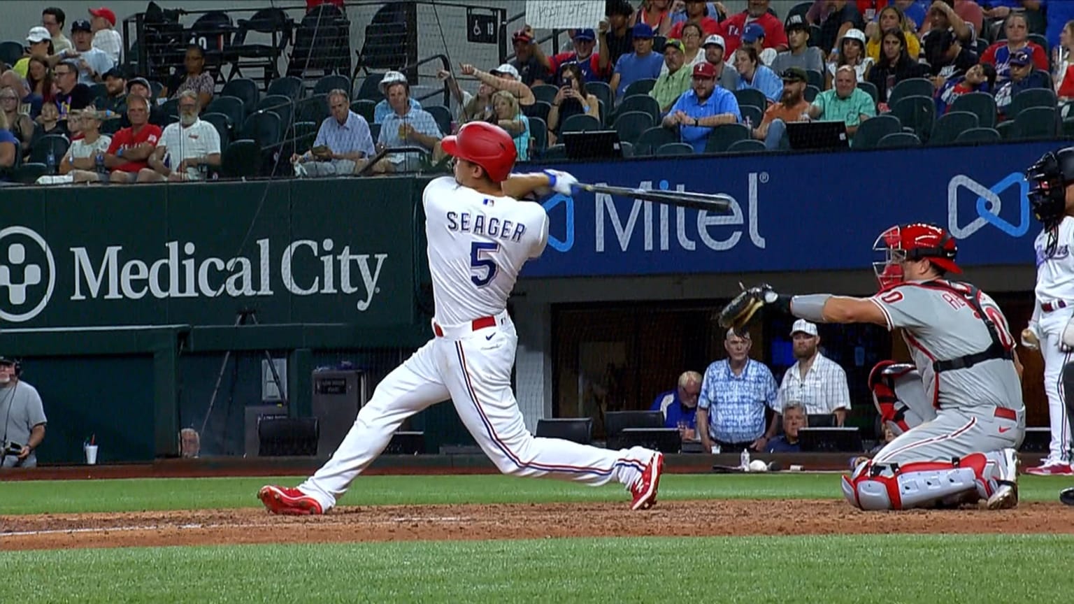 Corey Seager hits an RBI single in the 6th inning | 06/21/2022 | MLB.com