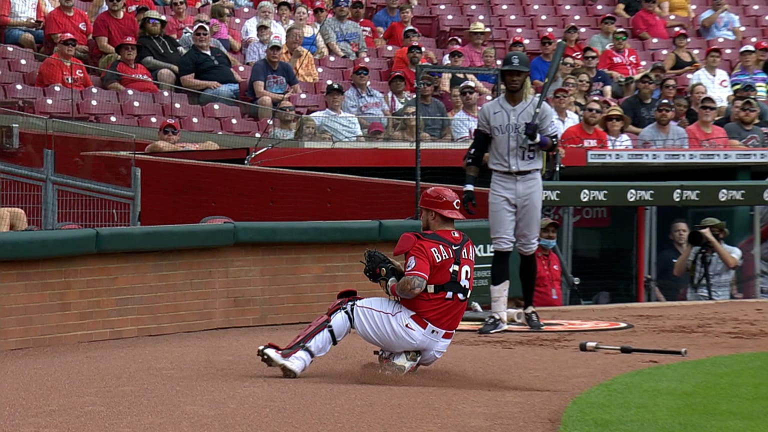 Tucker Barnhart makes sliding catch in foul territory | 06/13/2021 ...