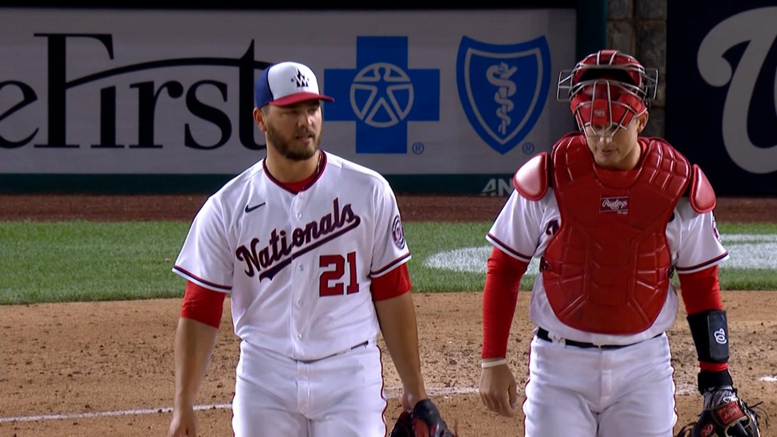 Lane Thomas makes catch in left field | 04/19/2022 | Chicago Cubs