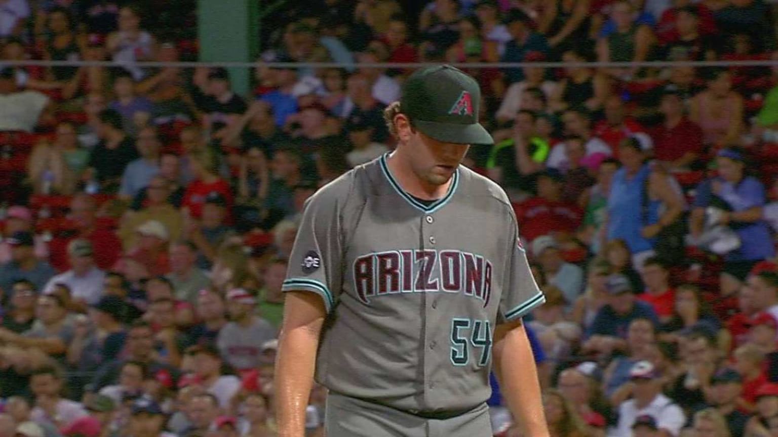 ARI@BOS: Leone gets Shaw swinging to end the 8th | 08/12/2016 | MLB.com