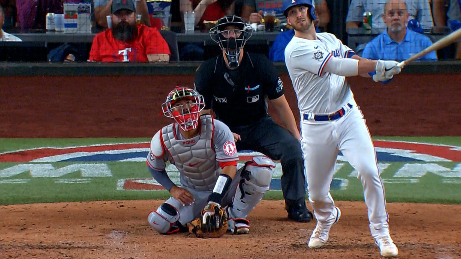 Mitch Garver hits sacrifice fly to deep center field | 04/15/2022 ...