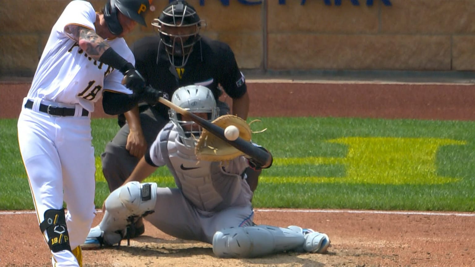 Ben Gamel lifts sacrifice fly to center field | 07/24/2022 | Pittsburgh ...