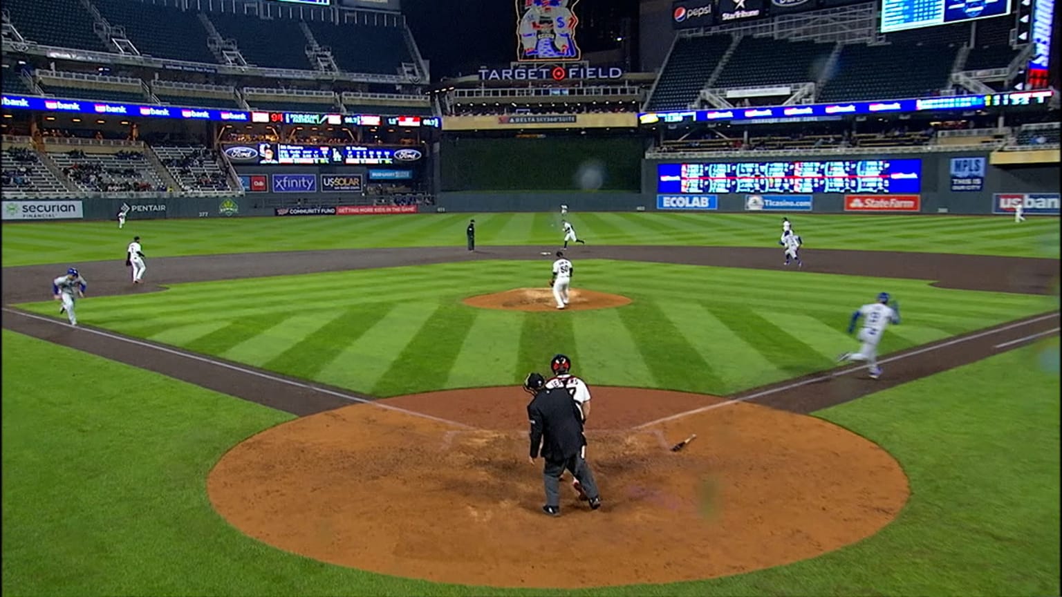 Dodgers rally for six runs in the 8th inning | 04/12/2022 | Los Angeles ...