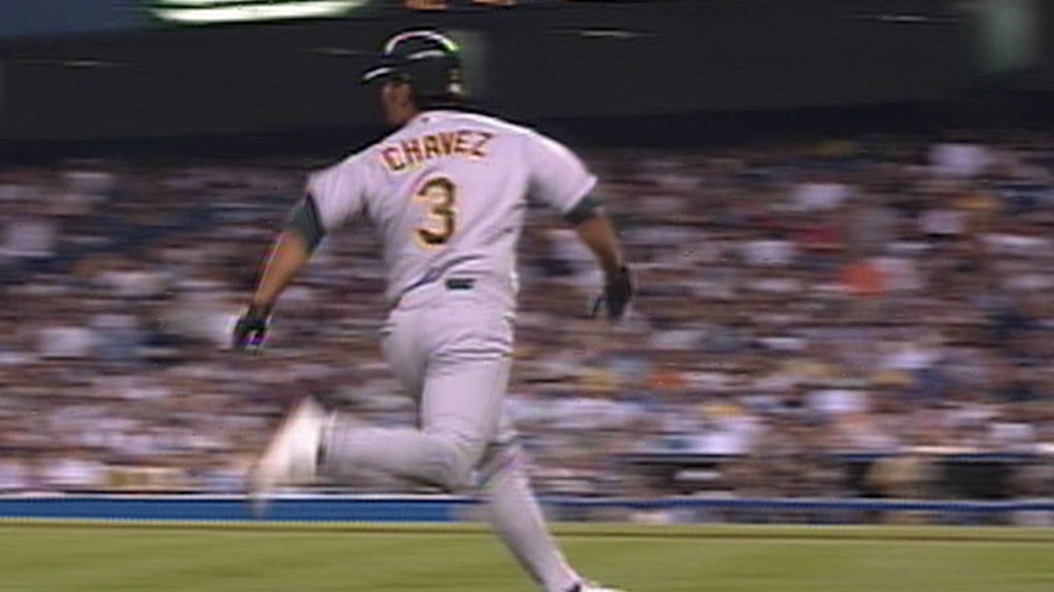 Eric Chavez hits an inside-the-park home run | 08/08/2000 | MLB.com