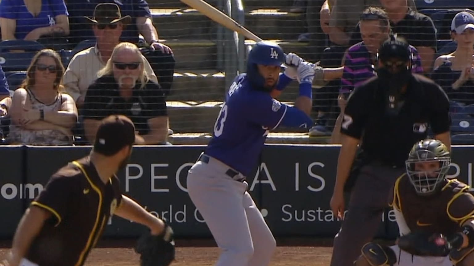 Edwin Rios hits a two-run single to right field | 03/09/2020 | Chicago Cubs