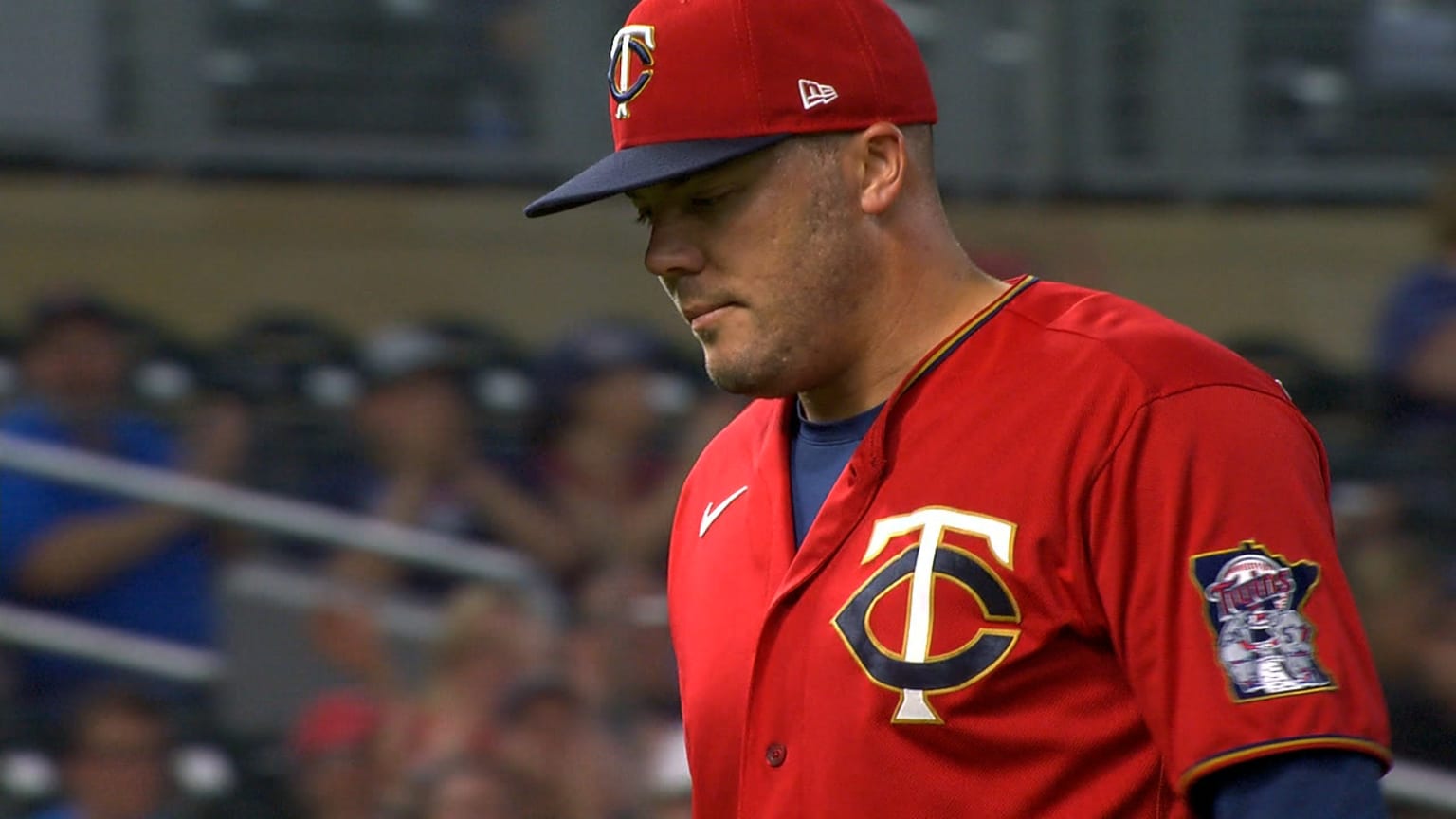 Caleb Thielbar escapes jam | 08/15/2022 | Minnesota Twins