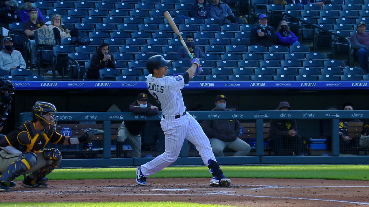 Josh Fuentes conecta jonrón de 2 carreras al central | 12/05/2021 | Los ...
