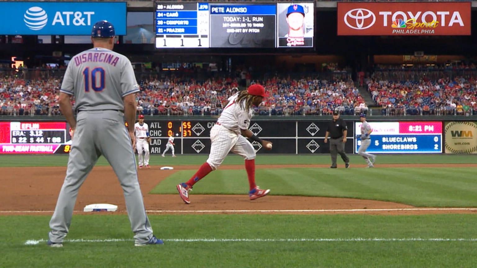 Franco goes barehand for the out | 06/24/2019 | Atlanta Braves