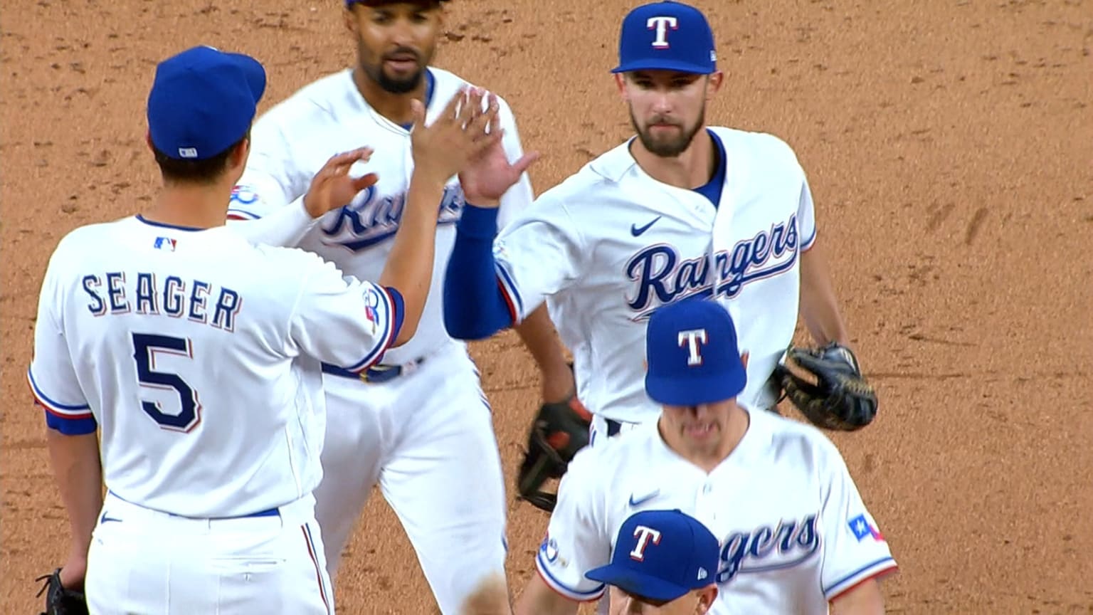 Brett Martin induces groundout, seals win | 04/14/2022 | Texas Rangers