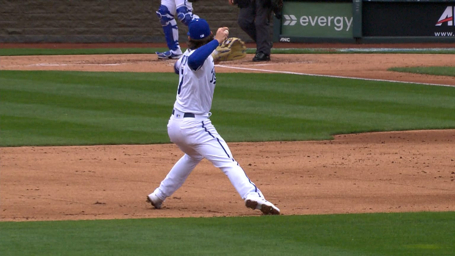 Witt Jr. nabs Giménez at first, ending top of 3rd | 04/07/2022 | MLB.com