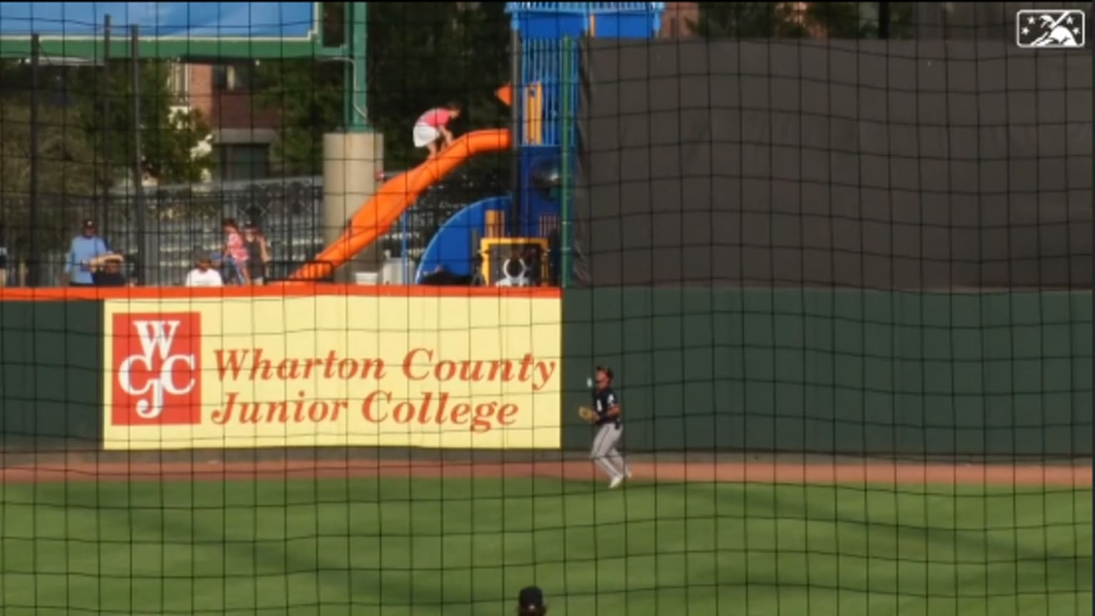 Dominic Fletcher makes basket catch for Aces | 07/17/2022 | Arizona ...