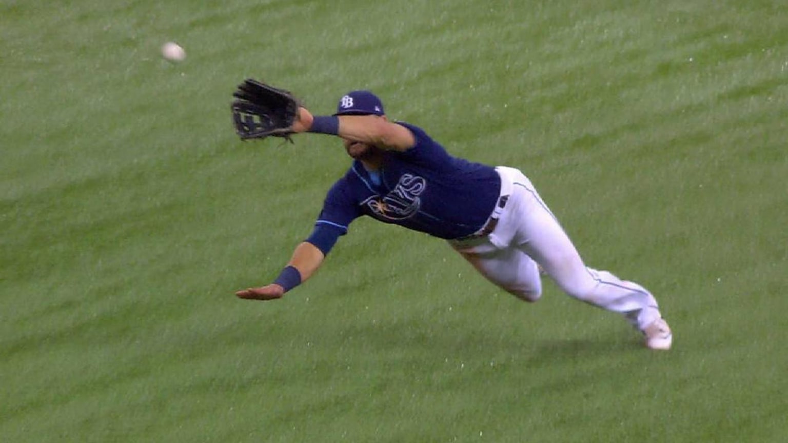 HOU@TB: Kiermaier robs Marisnick on diving grab | 06/30/2018 | Tampa ...