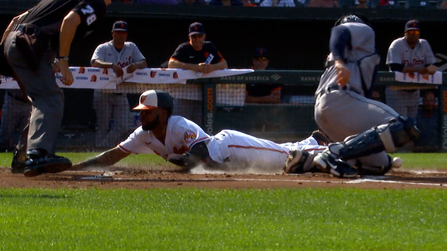 Mullins se roba home en el 1ro | 12/08/2021 | Los Orioles de Baltimore