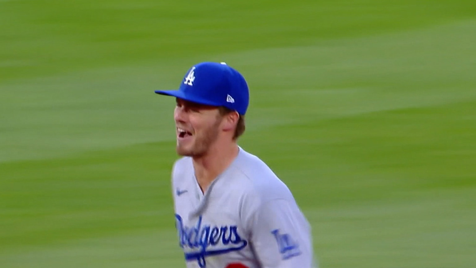 Gavin Lux makes a great diving play in the 1st inning | 04/02/2021 ...