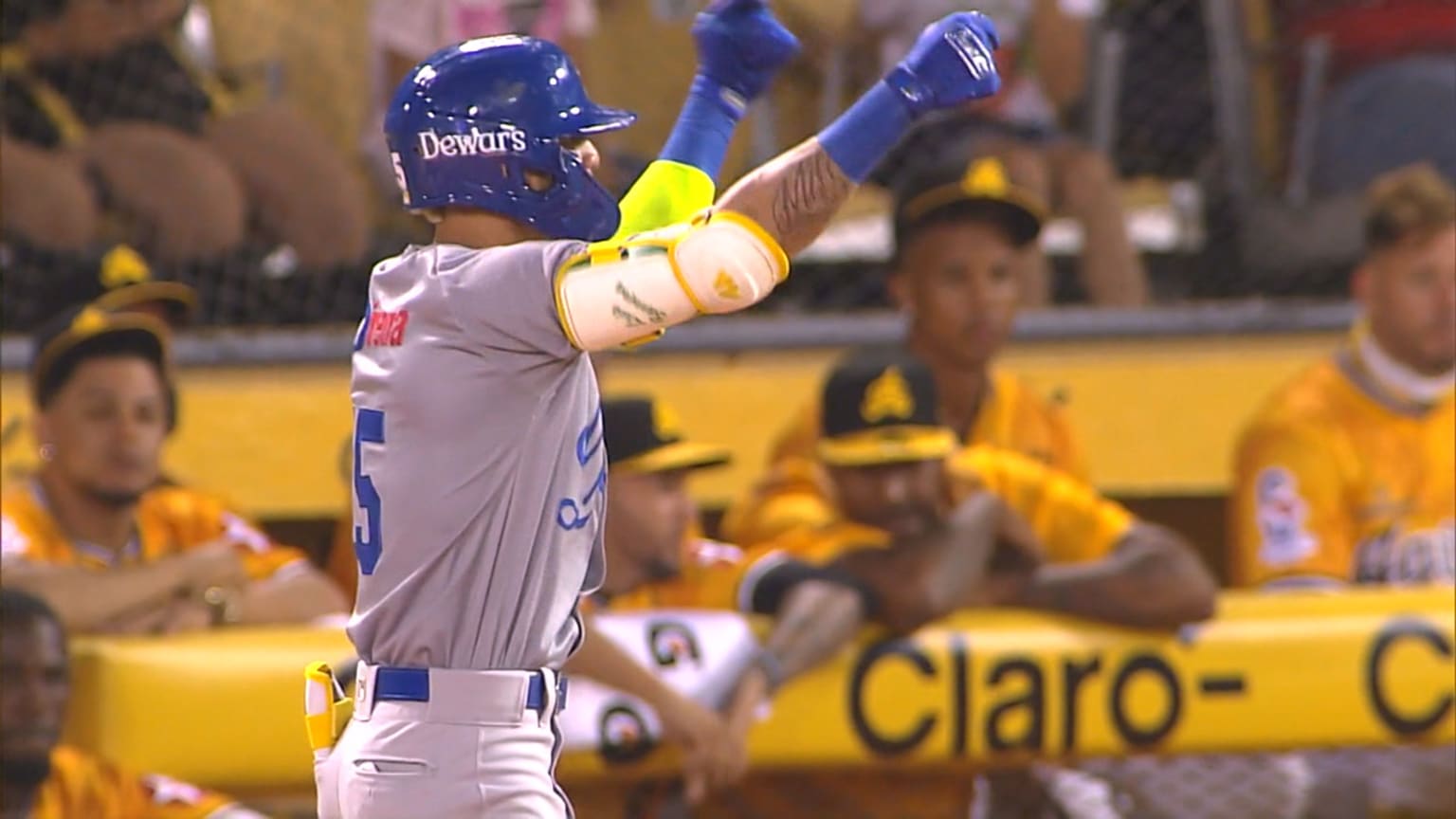Luis Barrera trae a Bonifacio con sencillo por el LF | 06/11/2021 | Los ...