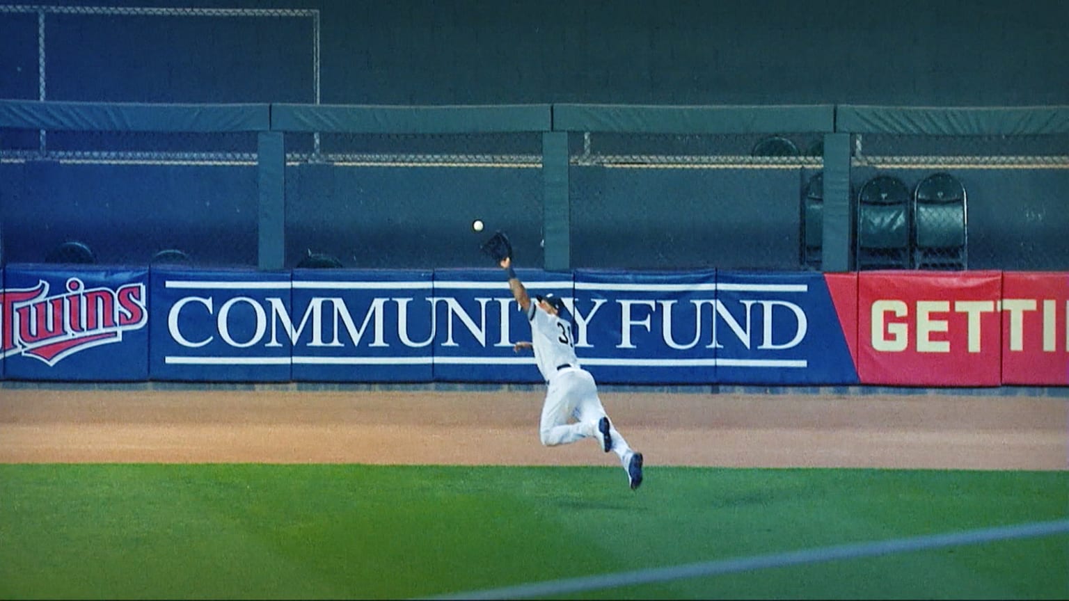 Greatest Moments of 2019: Hicks' amazing diving catch | 12/29/2019 ...