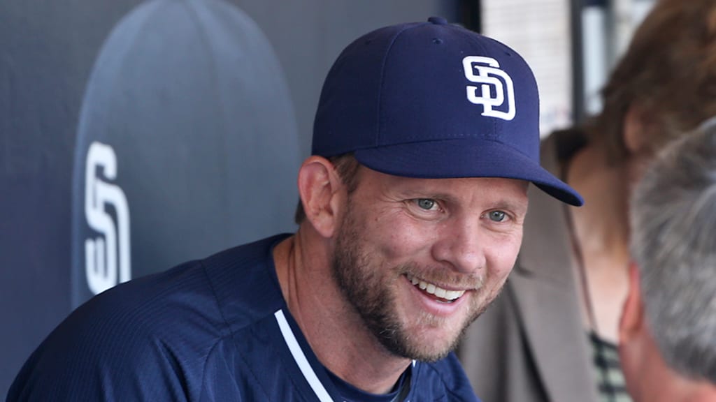Padres' Andy Green gets first managerial win