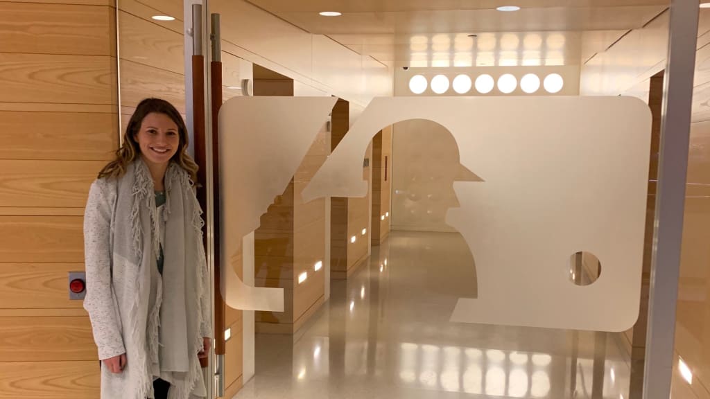 BAT | News | Lisa Olen | MLB.com