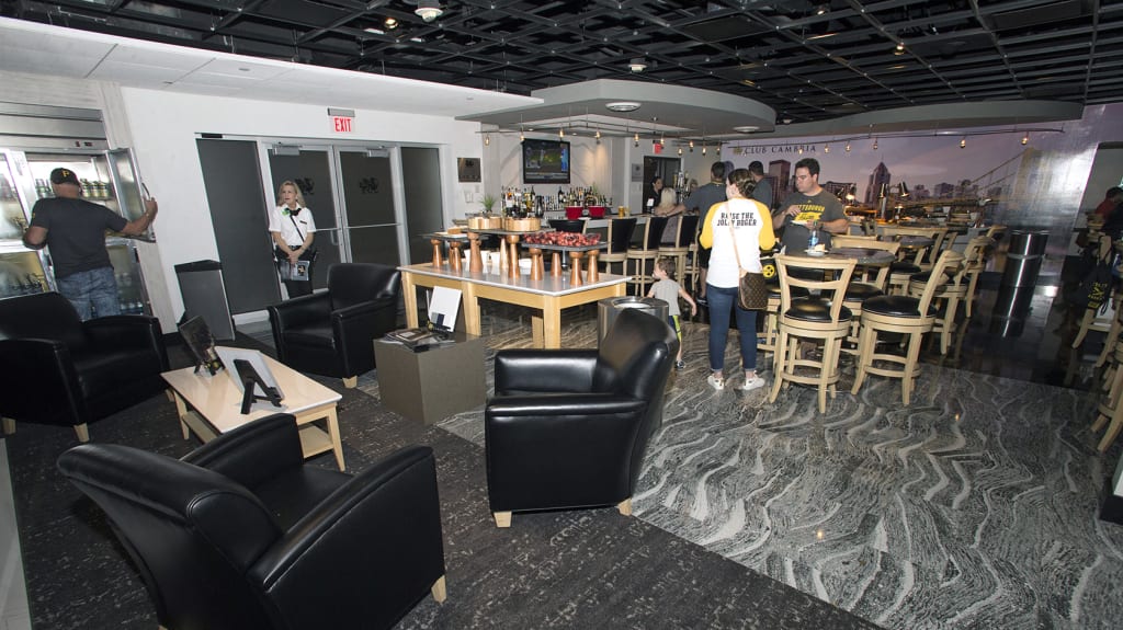Real Azul VIP Lounge | Pittsburgh Pirates