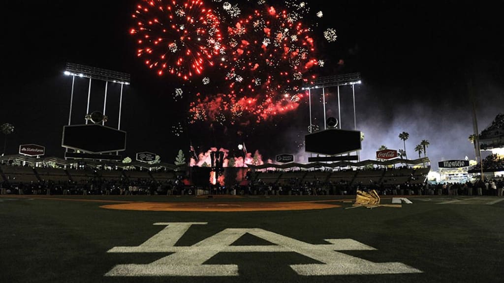 Viernes de Show de Luces en Dodgers Stadium | Los Dodgers de Los Angeles