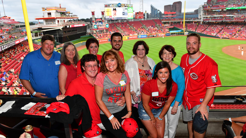Outfield Super Suite | Group | Tickets | Cincinnati Reds