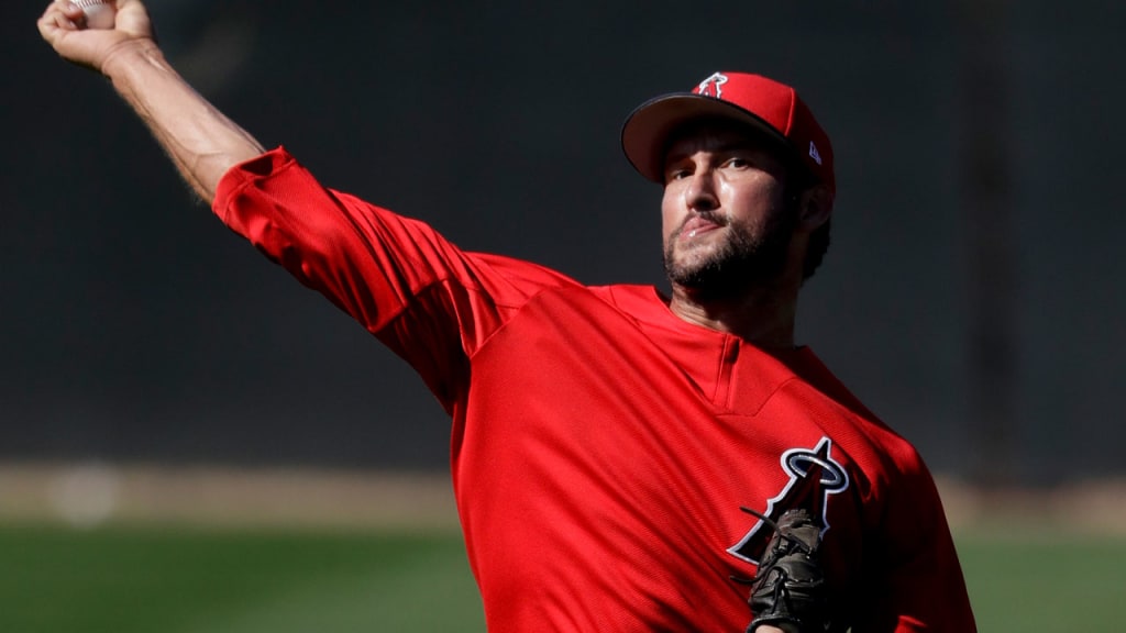 Angels activate Huston Street off DL