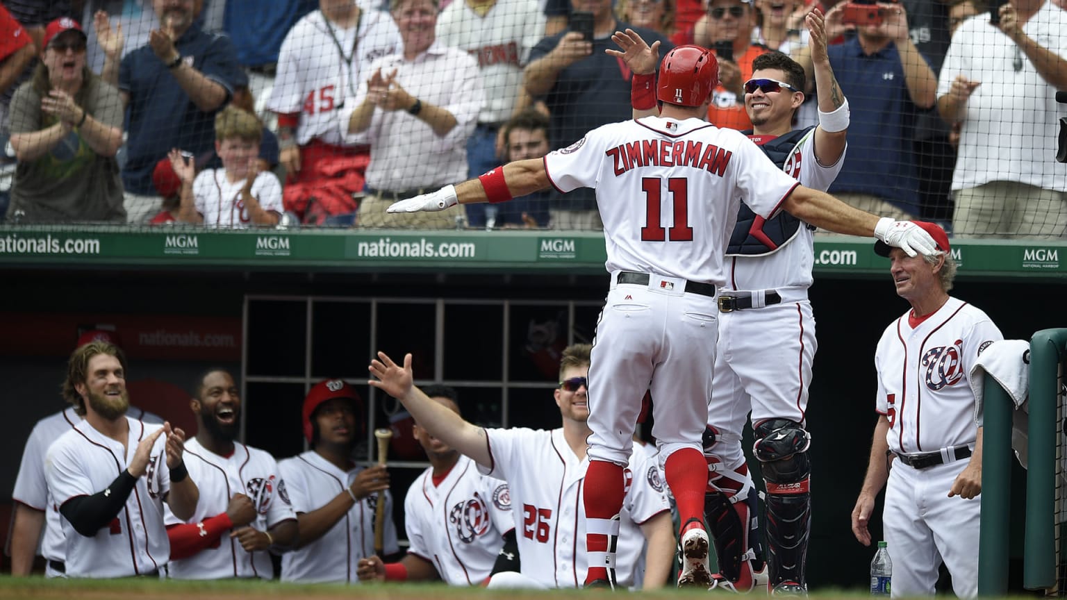 4 straight home runs by one team