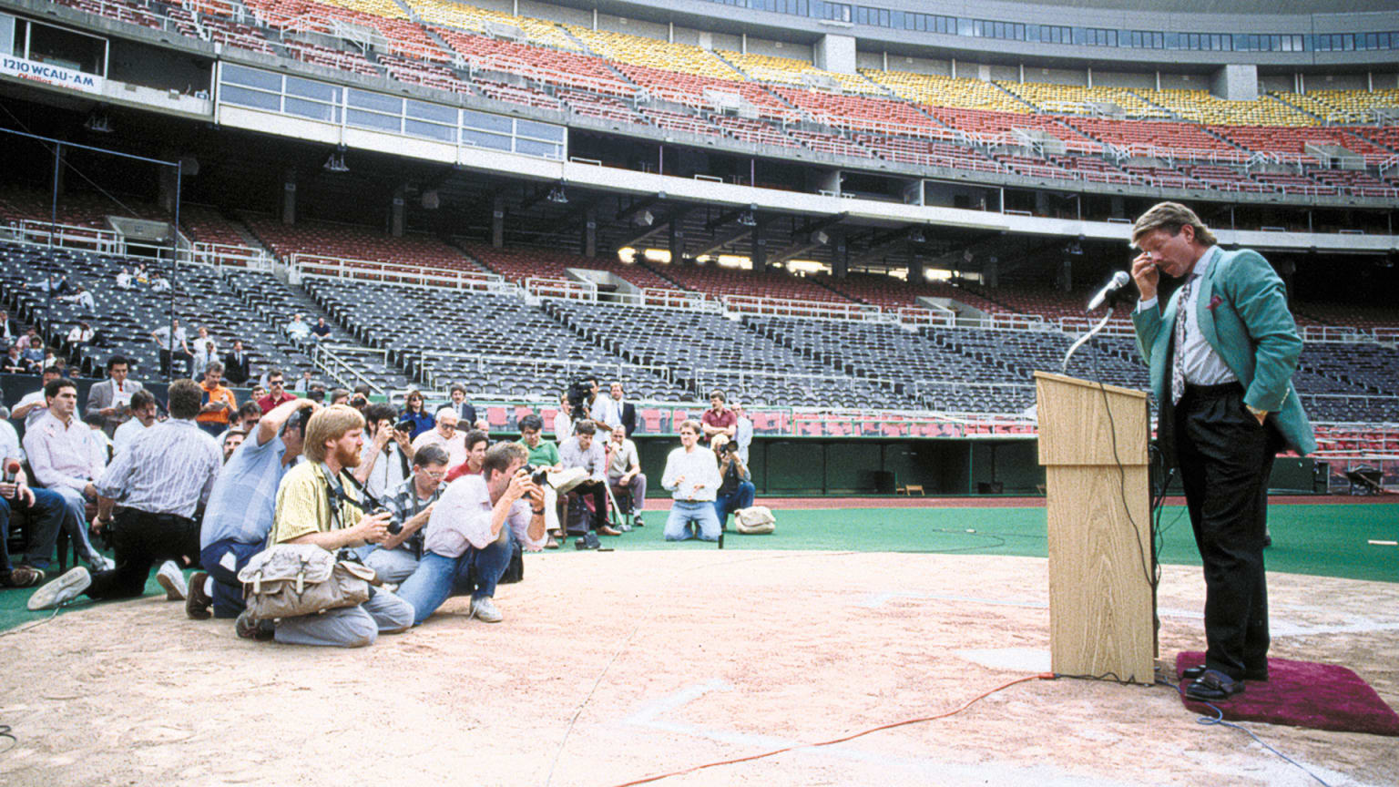 Phillies: Mike Schmidt retirement