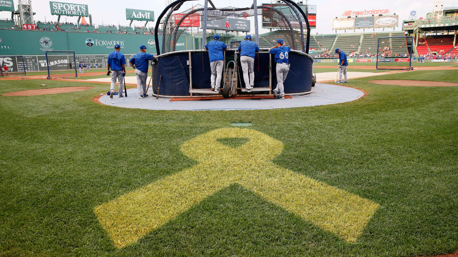 MLB to go gold for cancer awareness