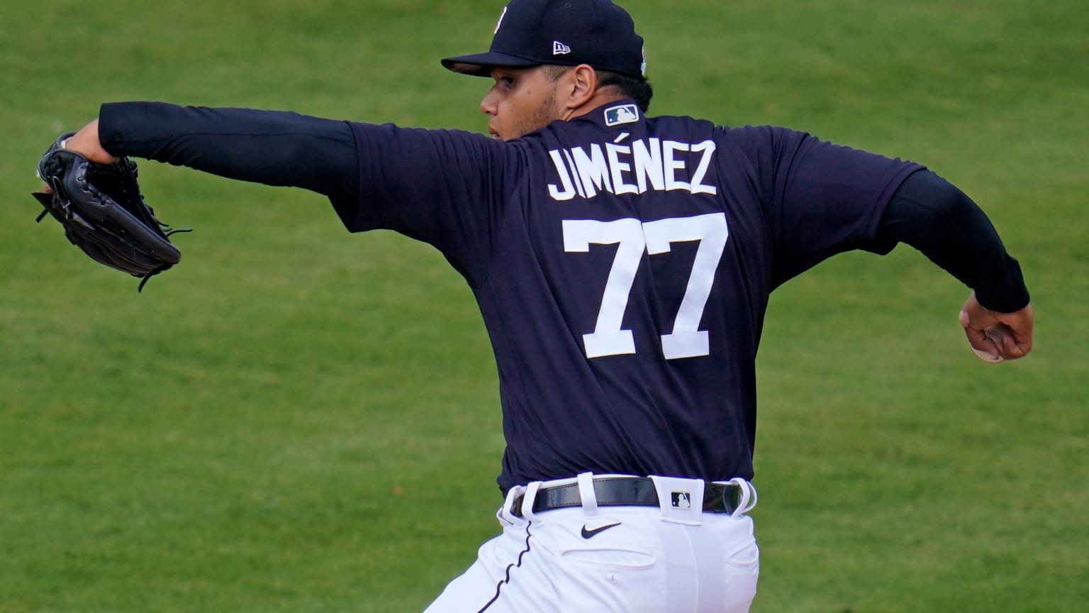 Joe Jiménez optioned; Renato Núñez not on roster