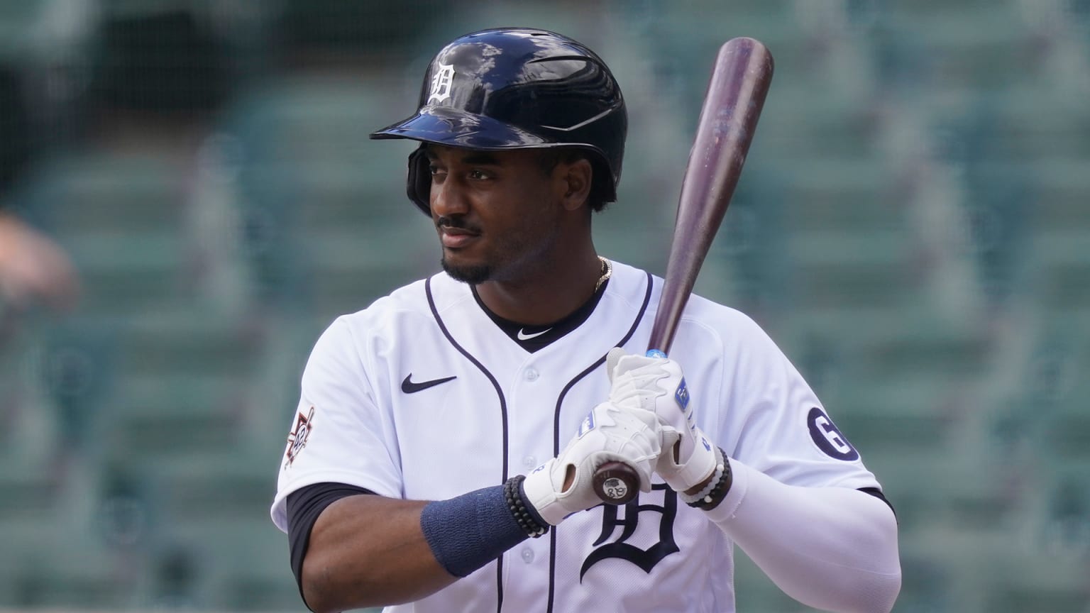 Niko Goodrum to IL with oblique injury