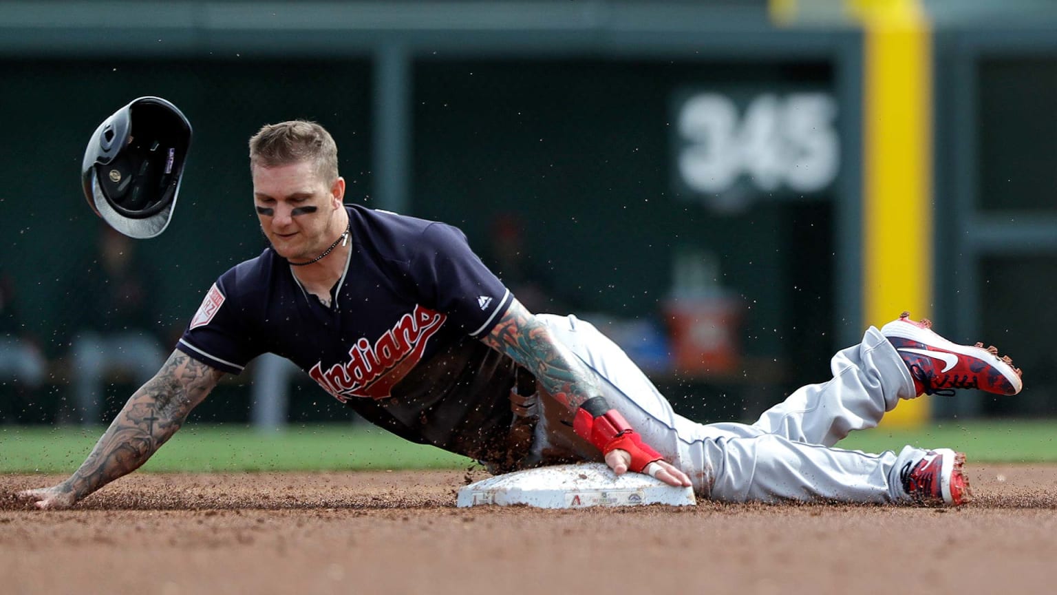 Brandon Barnes among Indians' roster moves