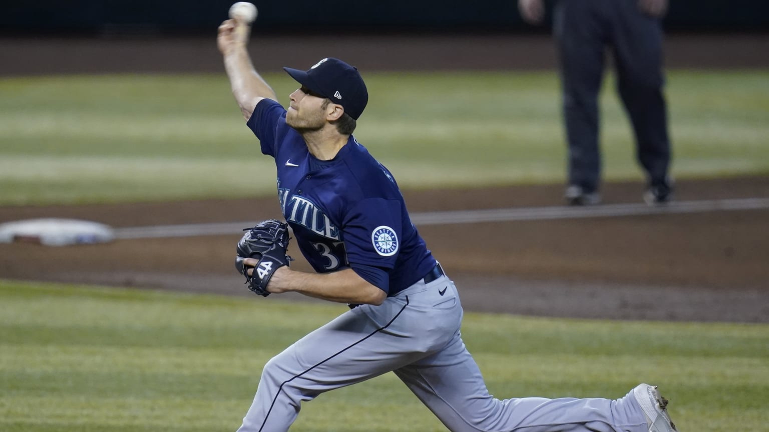 Casey Sadler moved to Seattle, joined Mariners