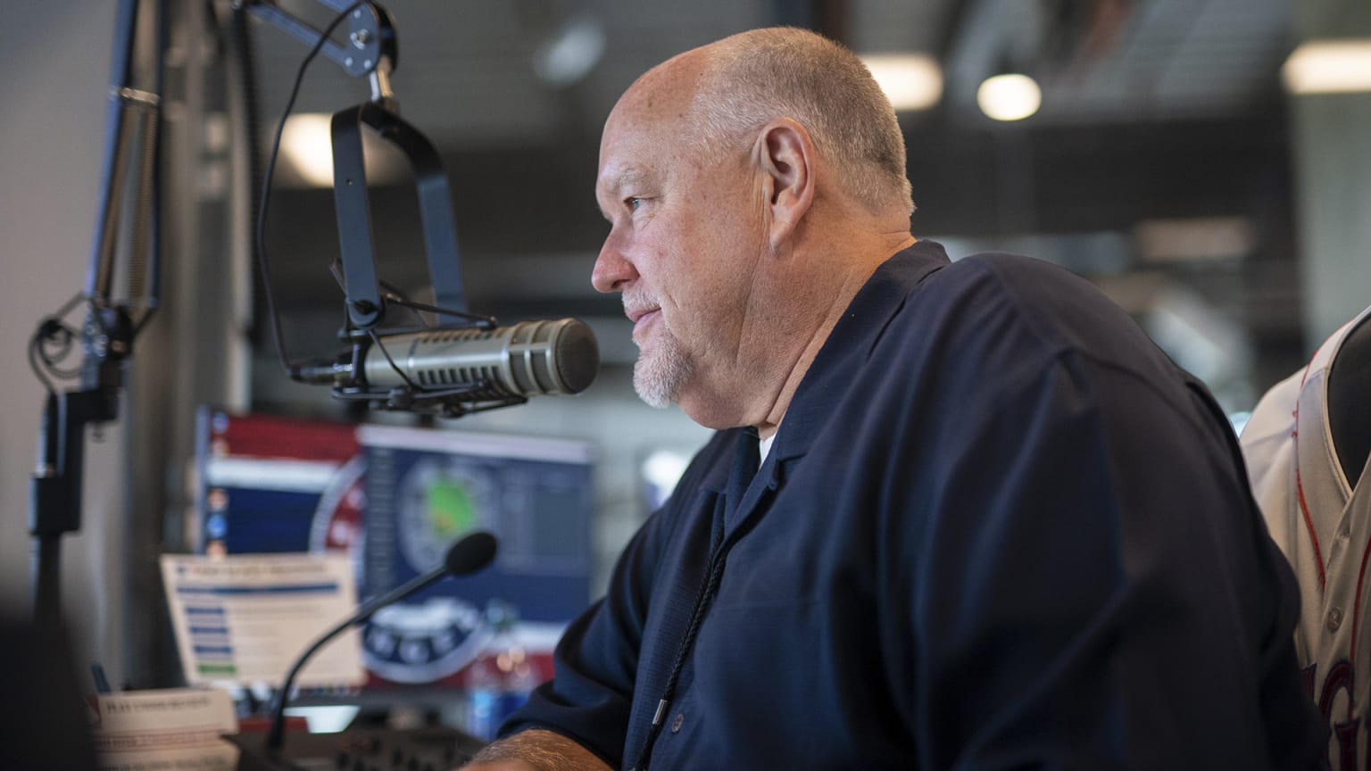 Rangers to induct PA announcer Chuck Morgan into club's Hall of Fame