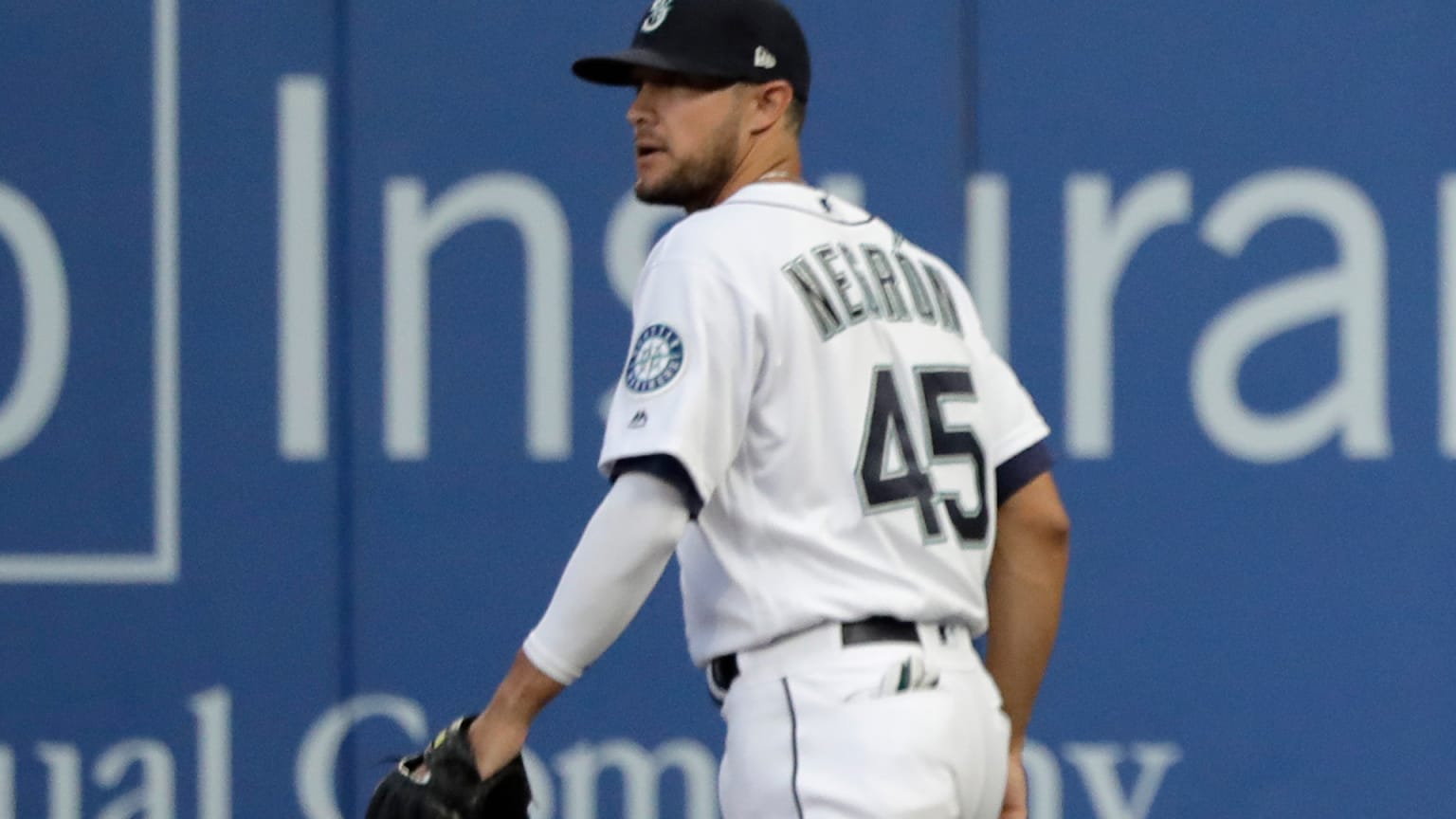 Kristopher Negron to Dodgers