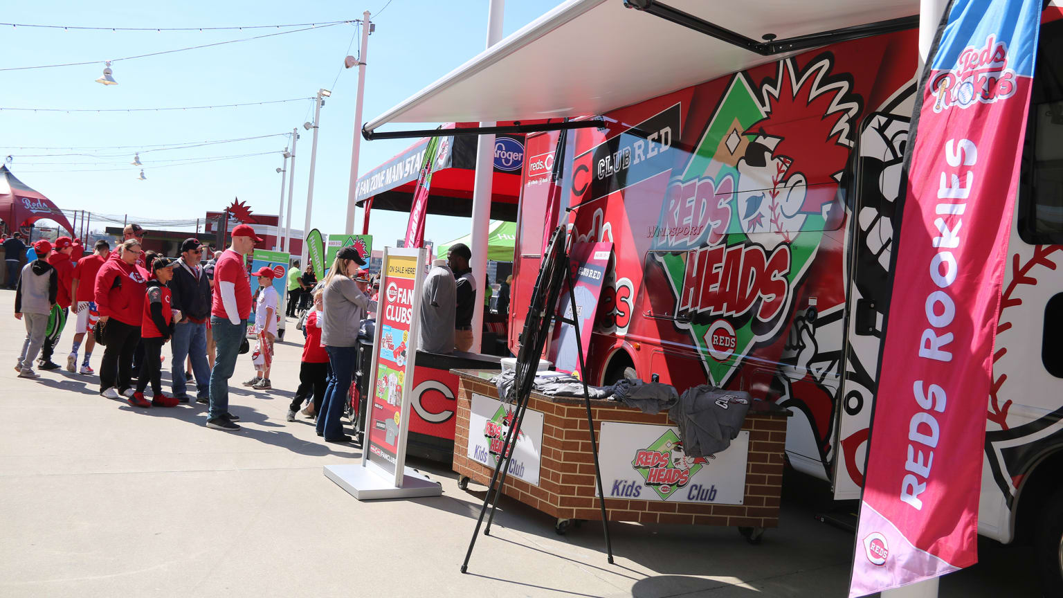 Reds Heads | Kids | Fans | Cincinnati Reds