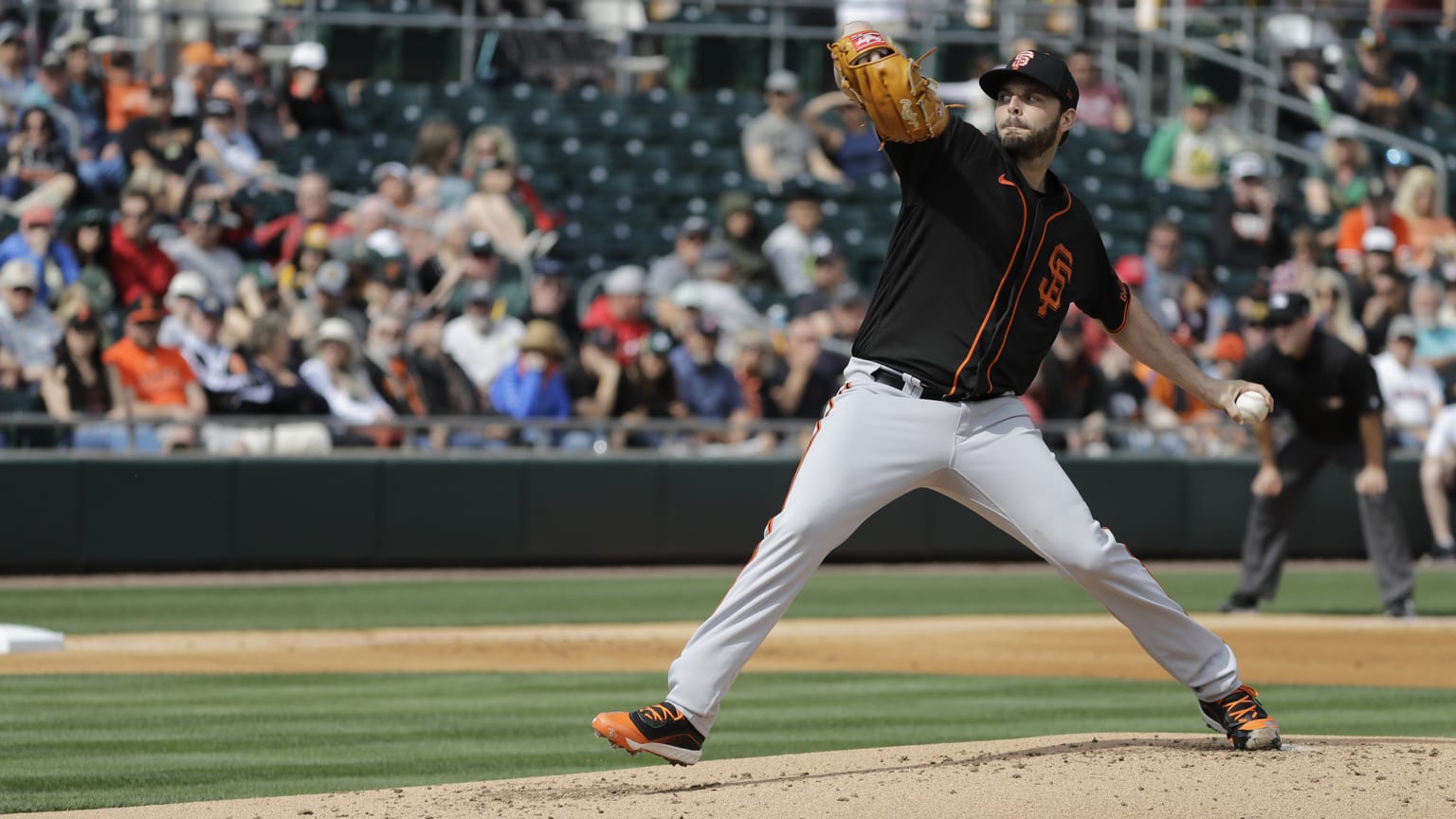 Andrew Suárez leans on new pitch