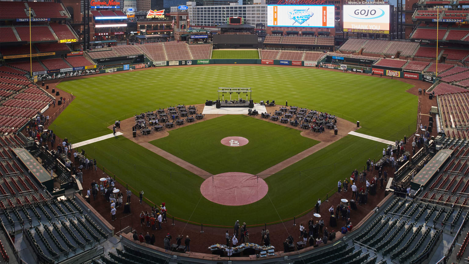 Dinner on the Diamond Experience | St. Louis Cardinals