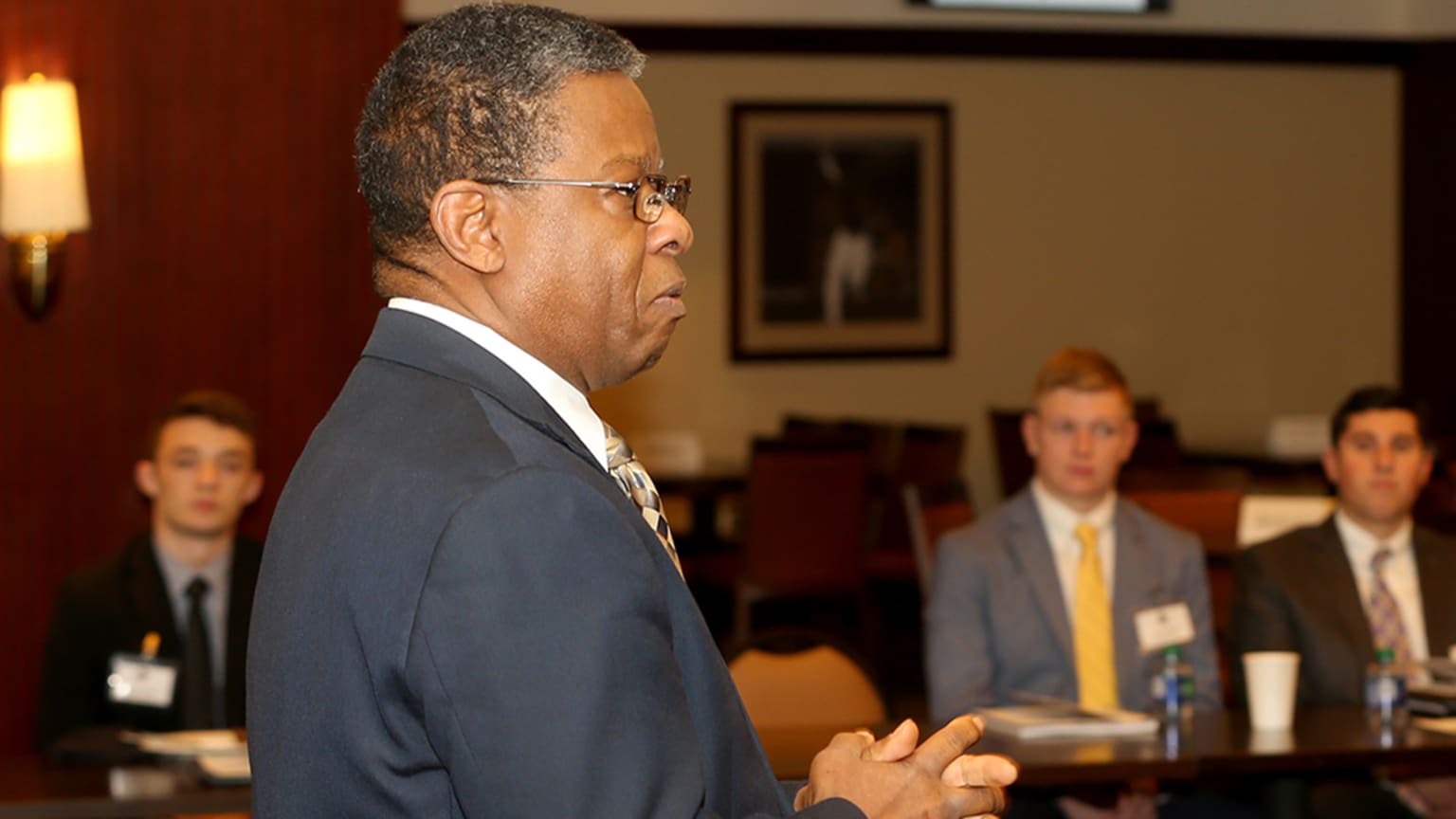 Pirates host diversity event for Curt Roberts