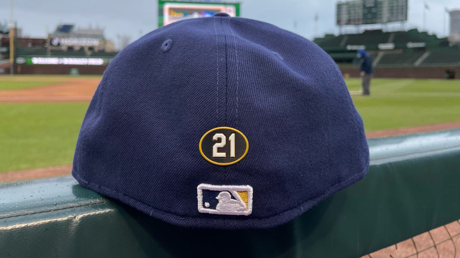 Roberto Clemente Award winners to wear cap patch