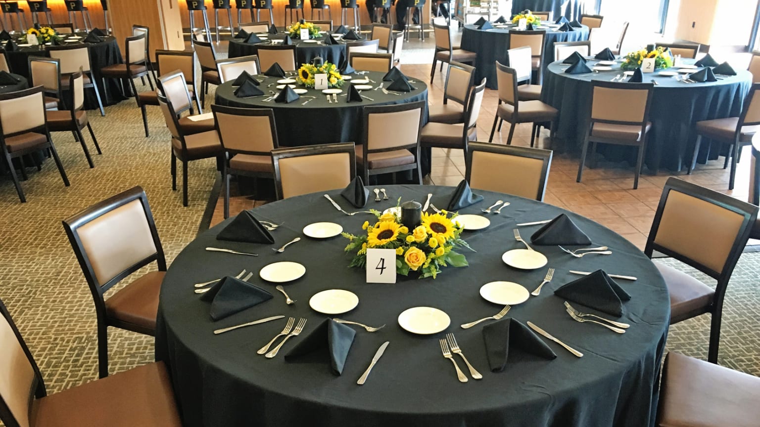 Left Field Lounge | Pittsburgh Pirates