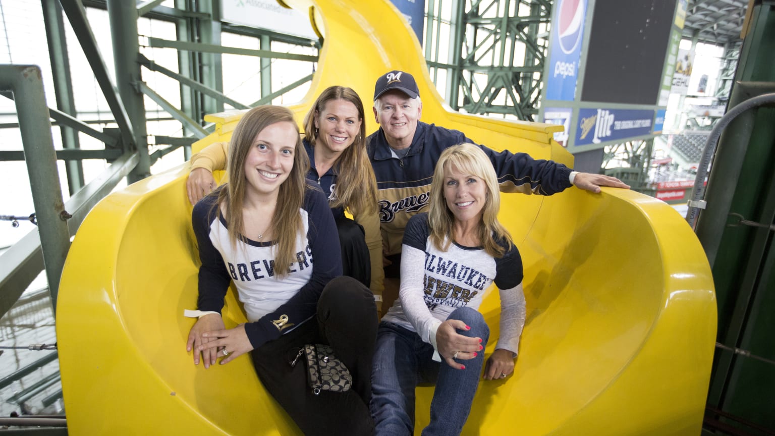 Guest Experiences at American Family Field | Milwaukee Brewers