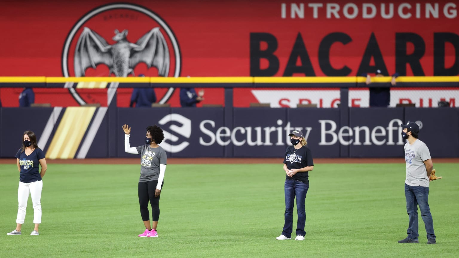 World Series spotlight on heroes, voting