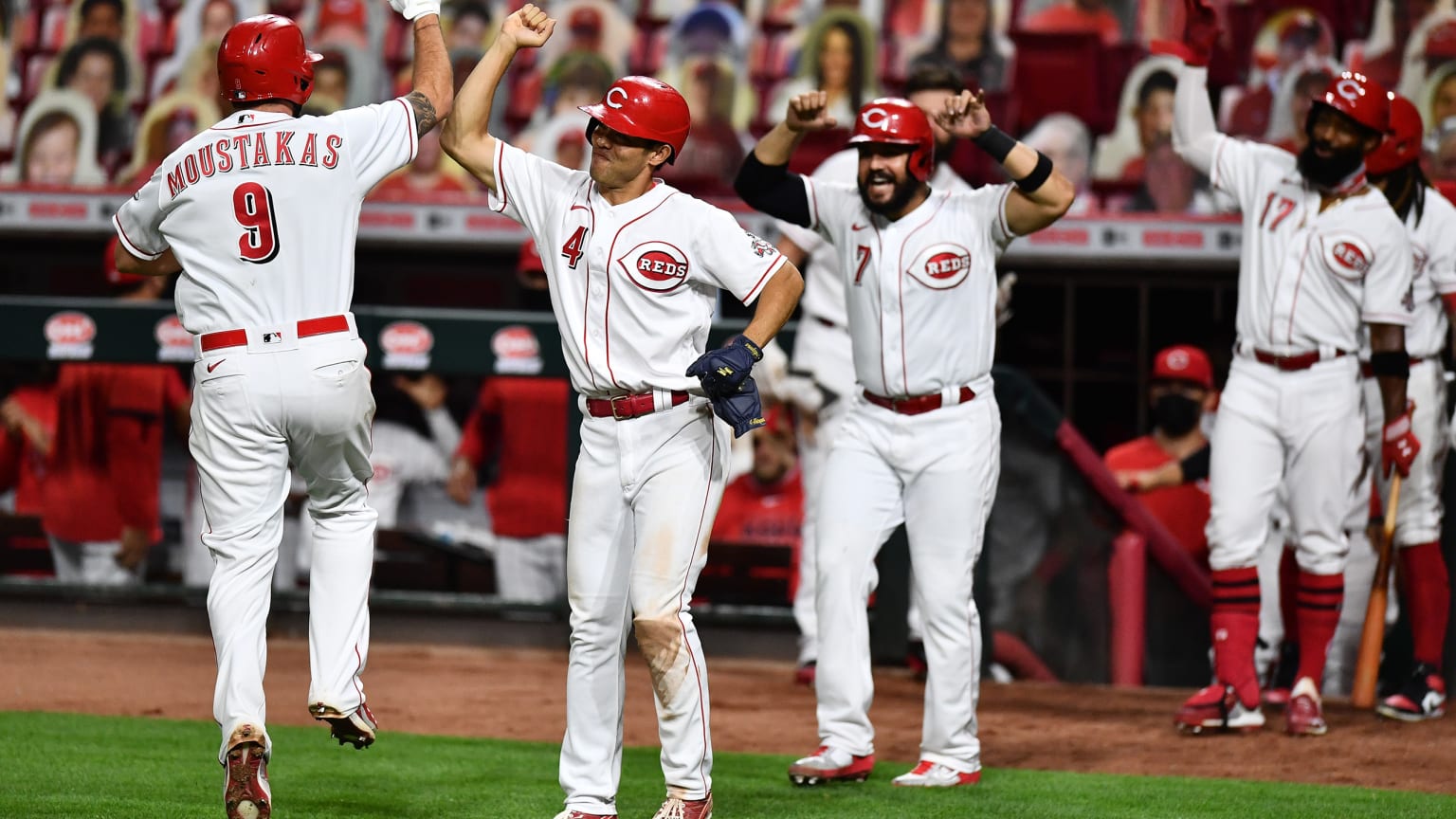 Happy Holidays, Season Ticket Members! | Cincinnati Reds