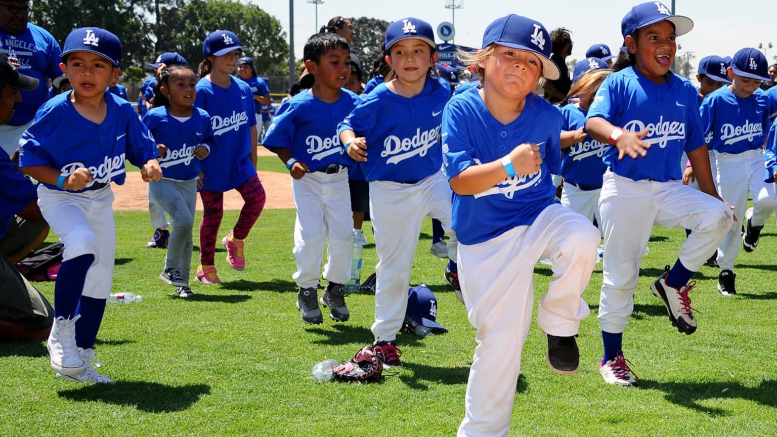 Dodgers dedicate two Dreamfields in East LA