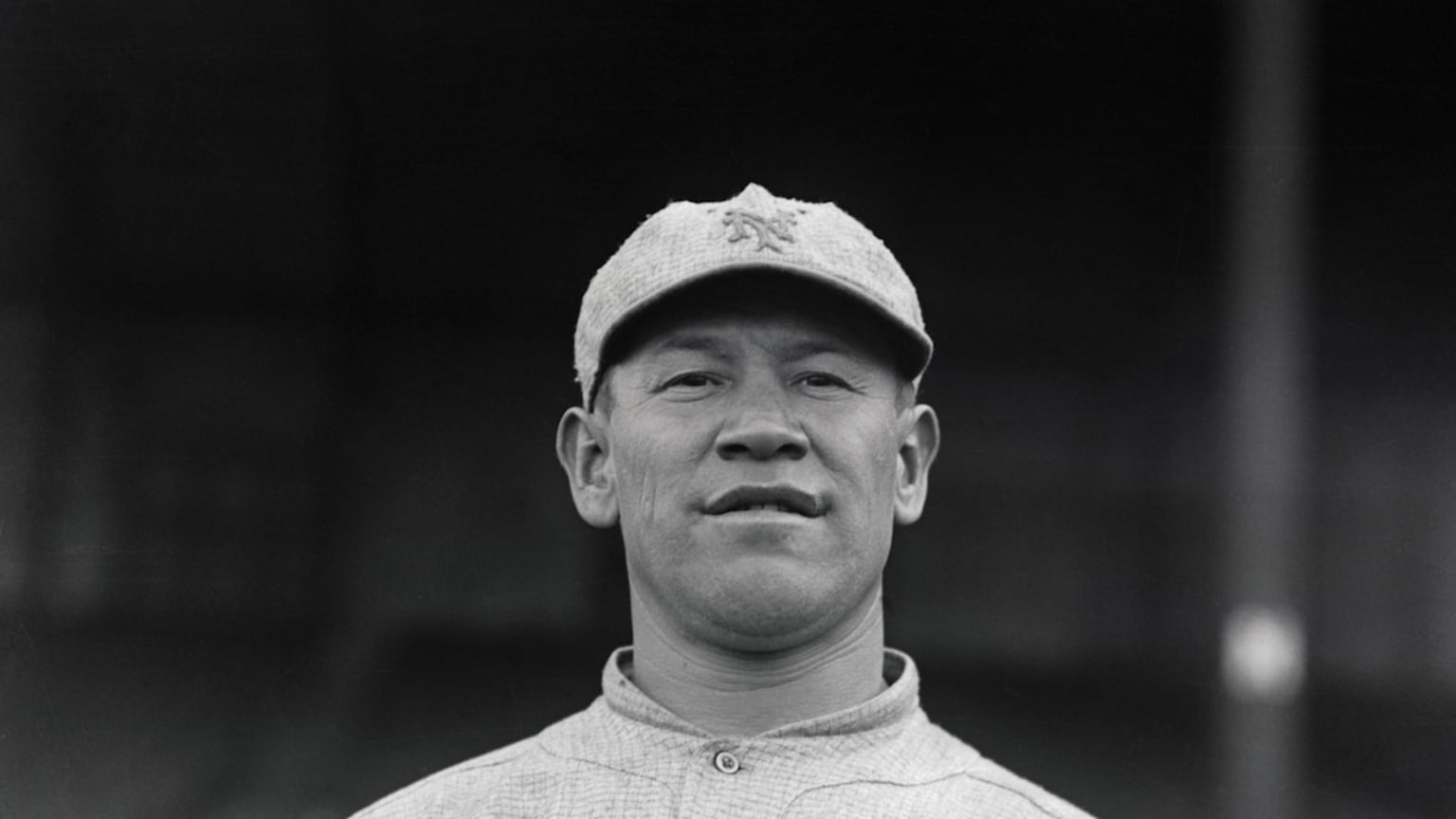 Jim Thorpe signed with New York Giants in 1913