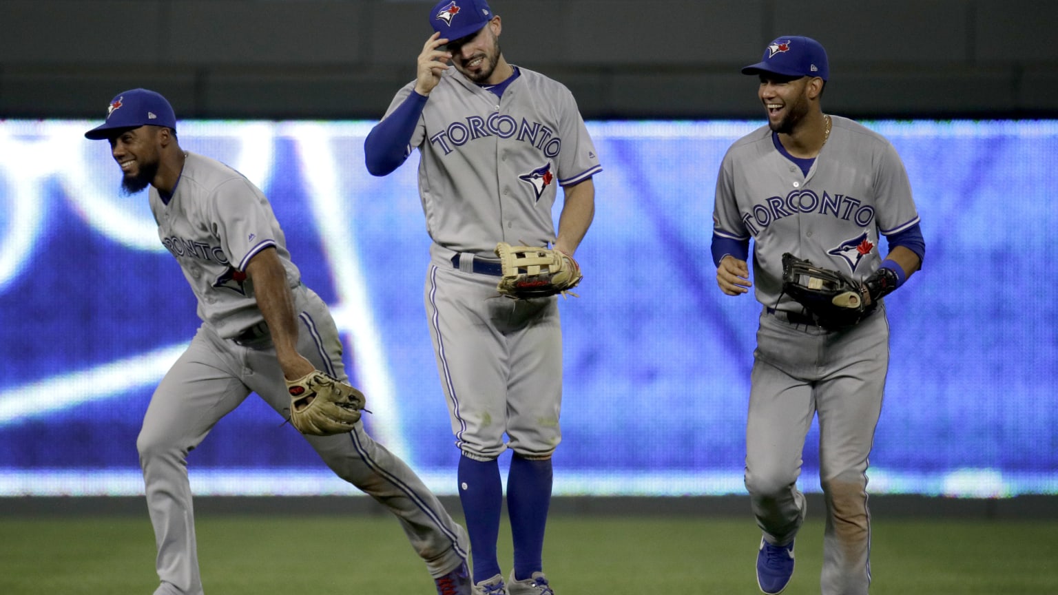 Inbox: Blue Jays decisions on outfield depth